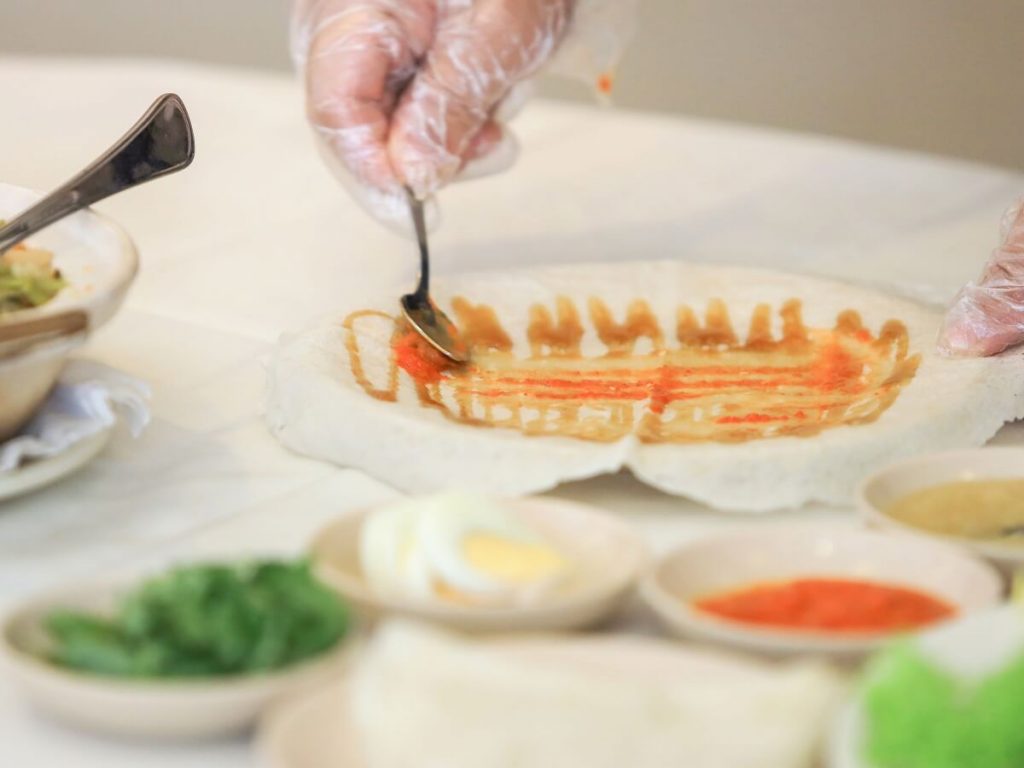 How popiah's made and the best popiah places in Singapore
