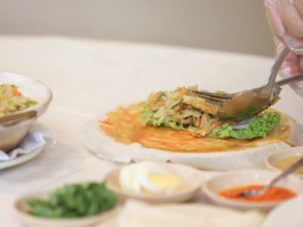 How popiah's made and the best popiah places in Singapore