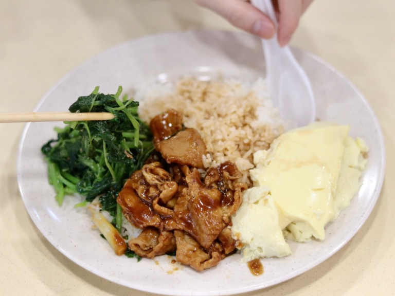 8 stalls in Singapore for cai png, or economic rice, for under S$4