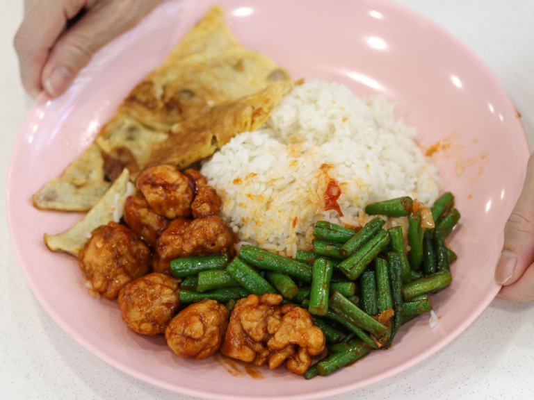 8 stalls in Singapore for cai png, or economic rice, for under S$4