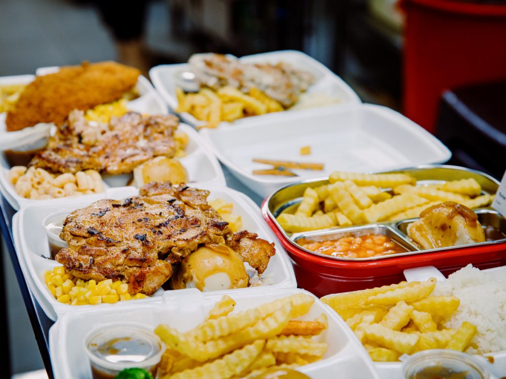 The Flying Pan sells hearty Western meals from S$5.50 | HungryGoWhere