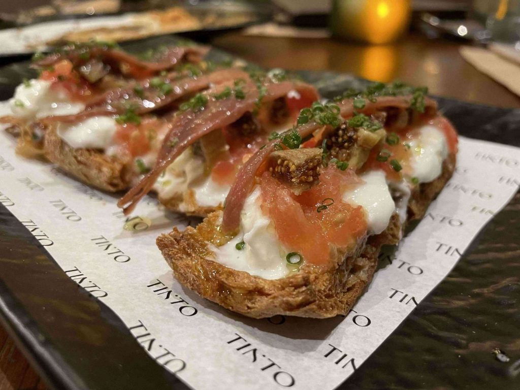 Review: Tinto in Dempsey serves a mean fideua | HungryGoWhere