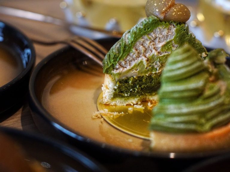 Delicatesse: Treat yourself to the daintiest cakes | HungryGoWhere