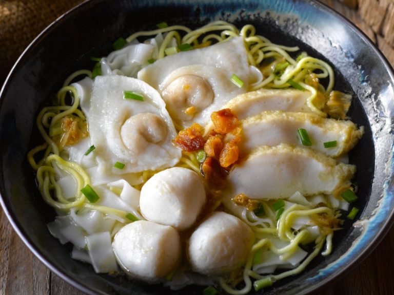 15 places to get the best fishball noodles in Singapore | HungryGoWhere