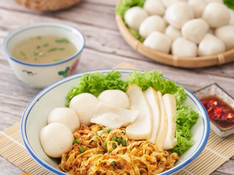 15 places to get the best fishball noodles in Singapore | HungryGoWhere