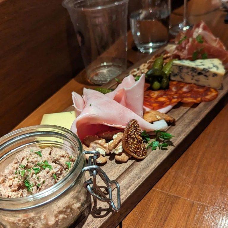 Raffles Place food guide: 15 places for your workday meals | HungryGoWhere