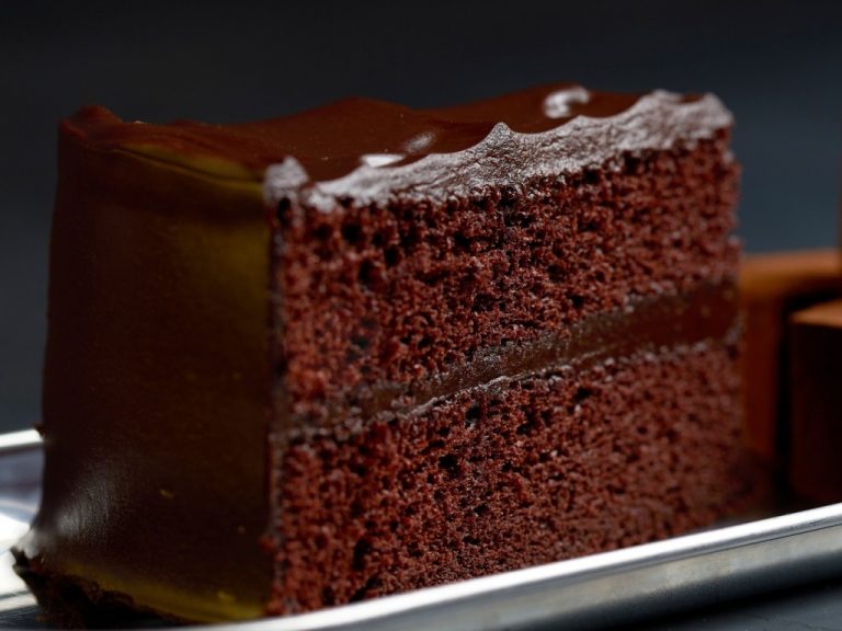 15 spots for some of the best chocolate cake in Singapore | HungryGoWhere