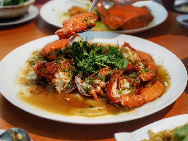 Yang Ming Seafood: Famous zi char spot launches Ubi-exclusive crab CCF ...