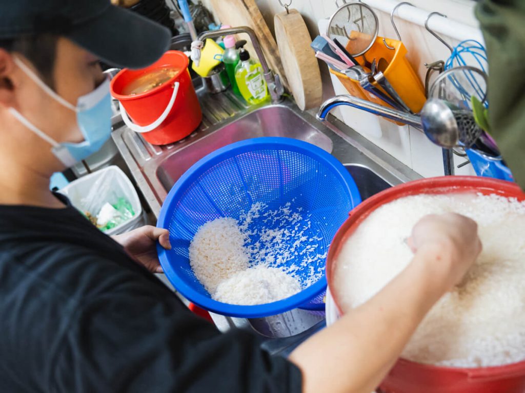 Xin Xin Claypot Rice: Millennial hawkers behind this old-school dish ...