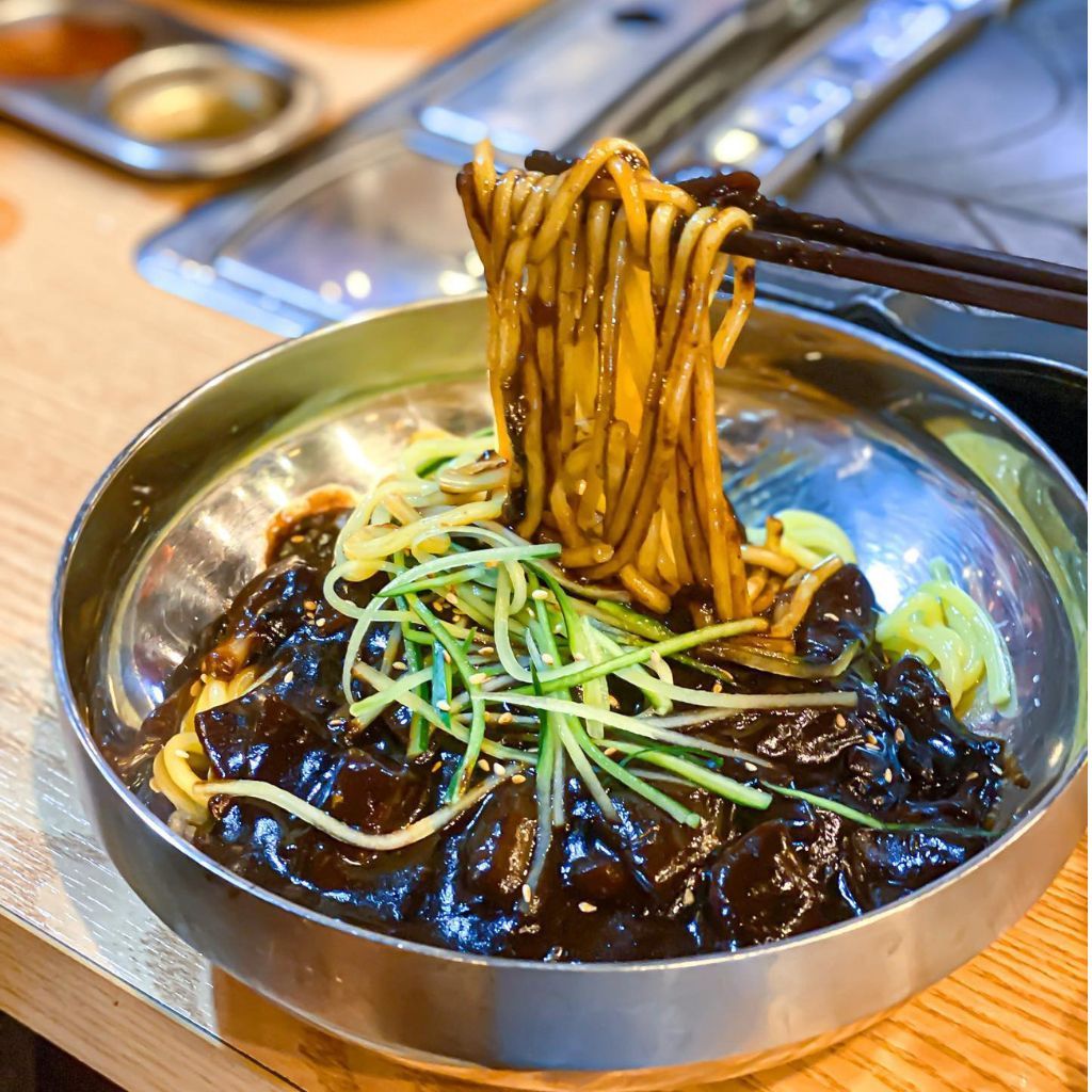 15 places to get jjajangmyeon in Singapore when your cravings hit ...