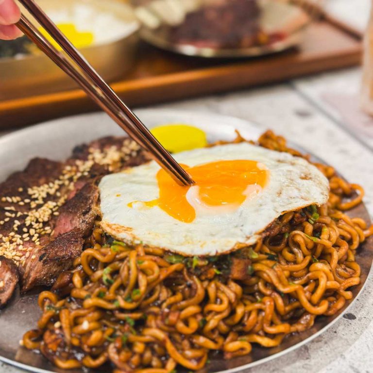 Cafe Gui in Chinatown has 'gram-worthy interior & outlet-exclusive ...