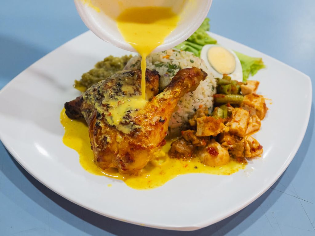 The Little Red Hen : Hawker serves up healthy nasi ulam | HungryGoWhere