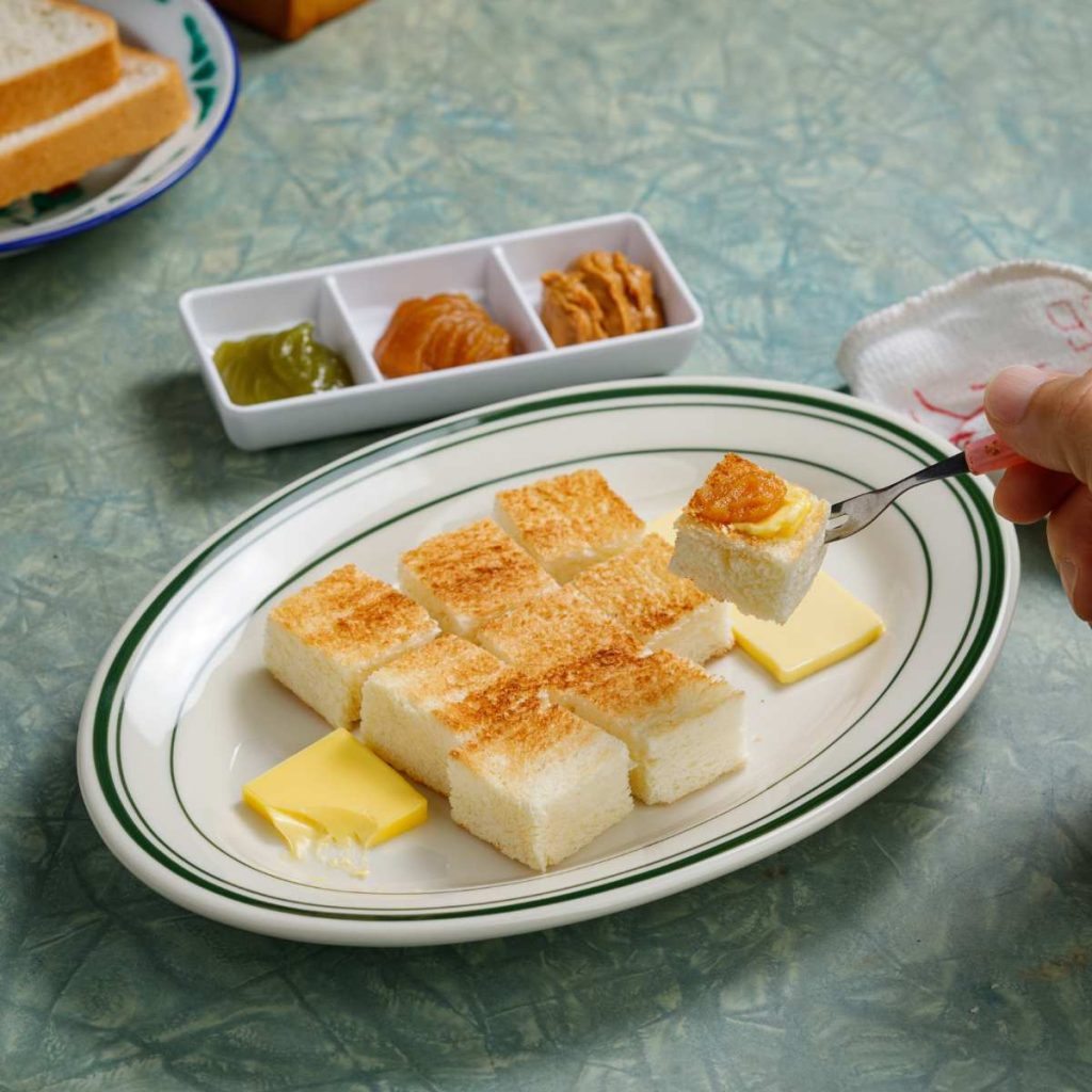 Toast Box Takashimaya: New retro concept store | HungryGoWhere