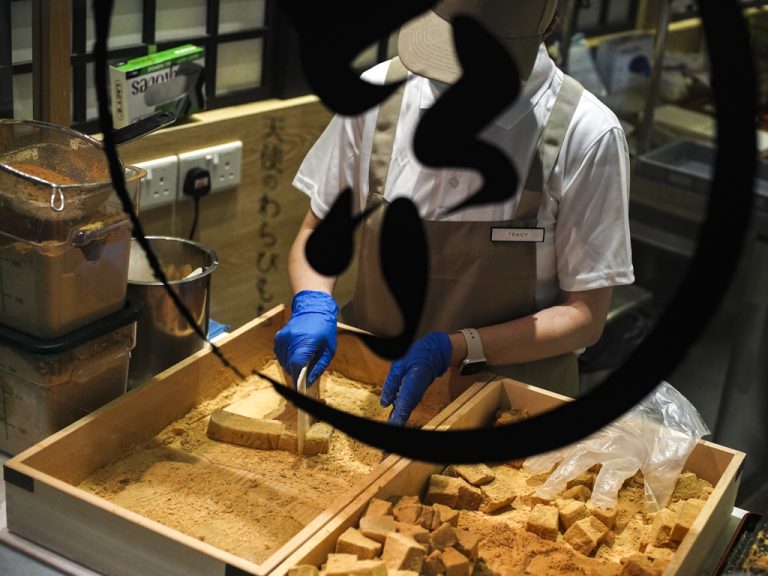 Torori Tenshi No Warabi-mochi: New soft, melt-in-your-mouth warabimochi ...