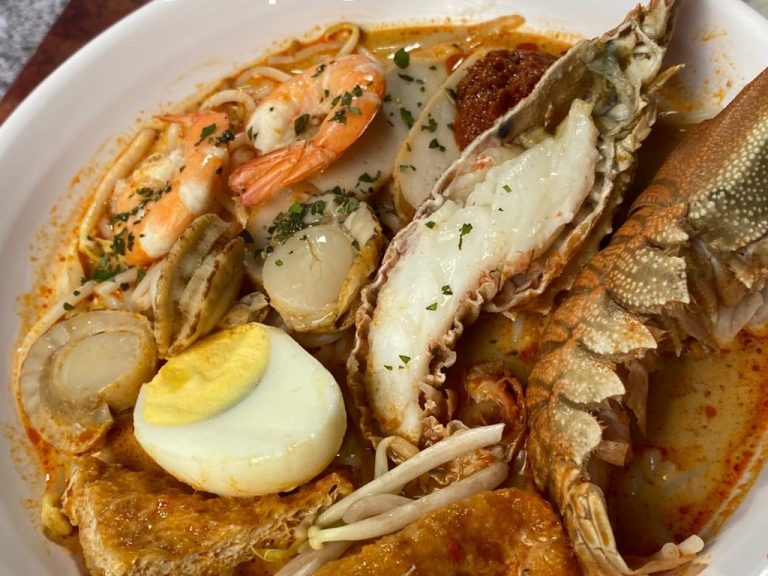 Maxwell Food Centre guide: 15 must-visit hawker stalls | HungryGoWhere