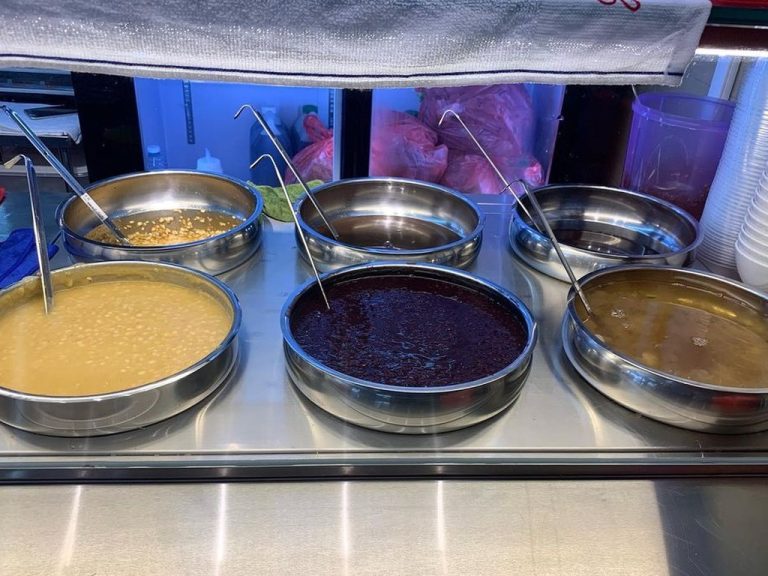 Maxwell Food Centre guide: 15 must-visit hawker stalls | HungryGoWhere
