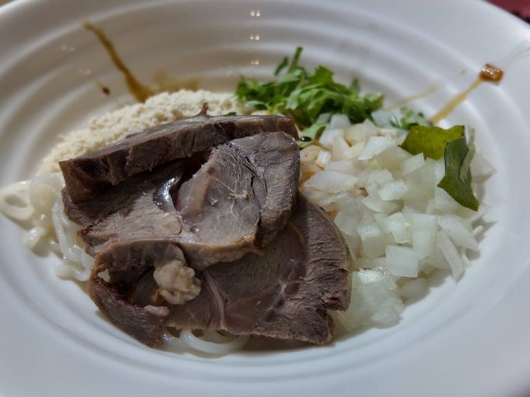 A guide to the 15 best Fortune Centre food spots | HungryGoWhere