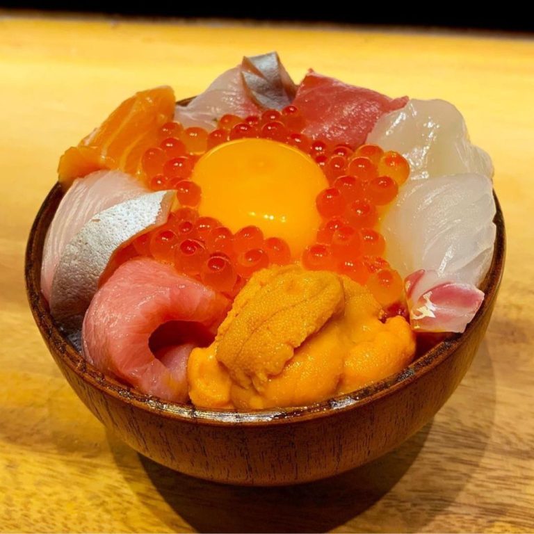 15 restaurants at Raffles City to dine at for all occasions | HungryGoWhere