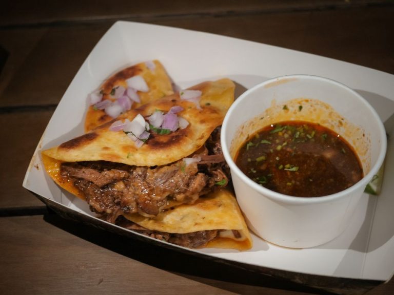 Review: Lavi Taco has good vibes and great birria tacos to boot ...