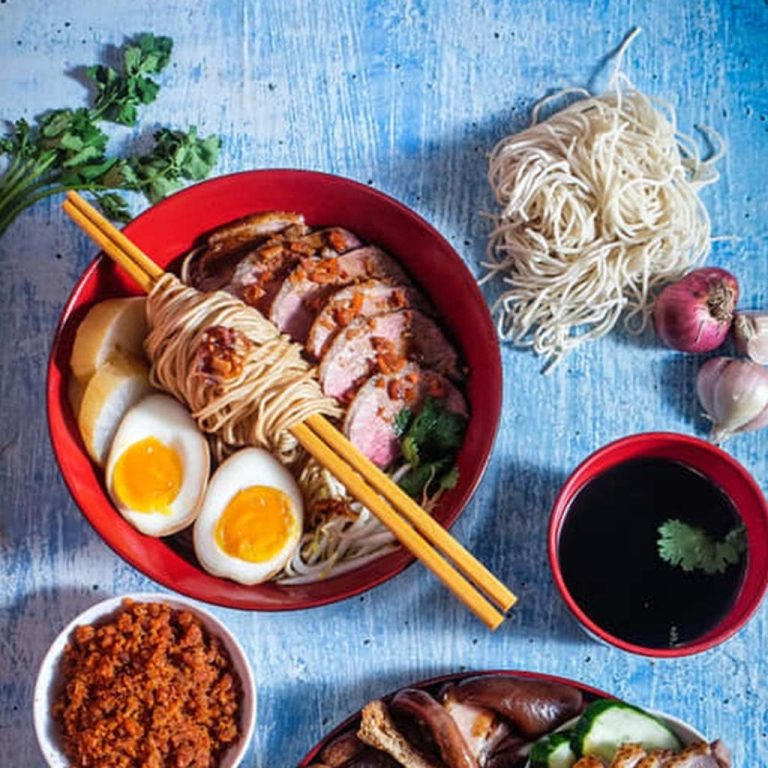 17 famous hawkers you must try at Chinatown Complex Food Centre ...