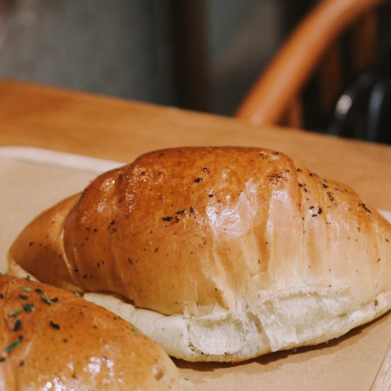 Viral shio pan brand Shio & Sato opens pop-up cafe at The Centrepoint ...