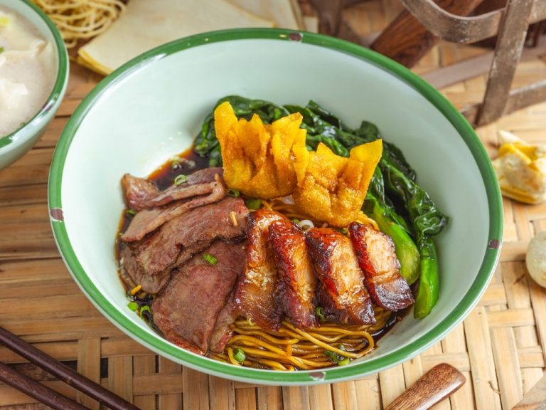 27 must-try hawkers stalls at Amoy Street Food Centre | HungryGoWhere